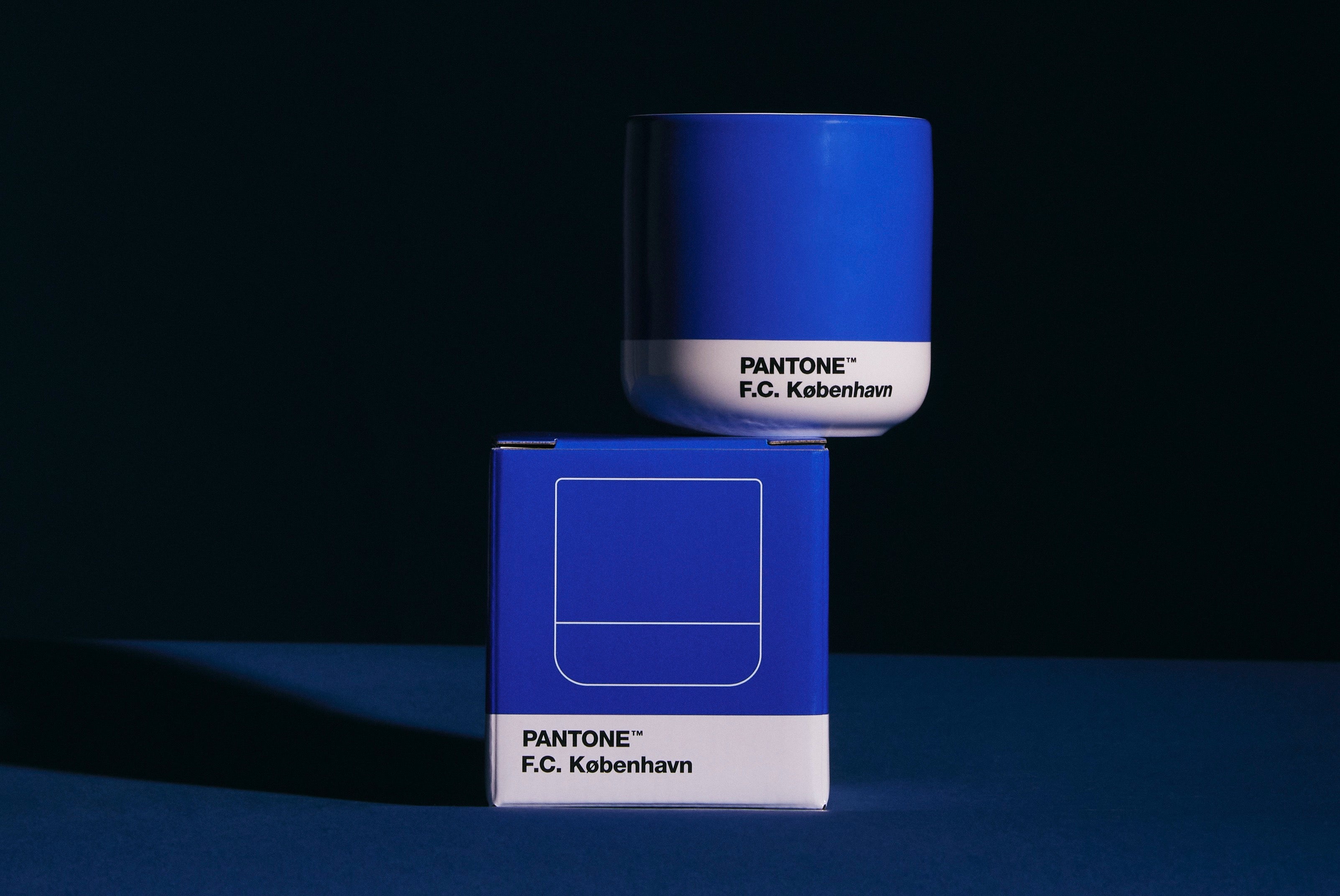 FC Copenhagen x Pantone – FCK Fanshop
